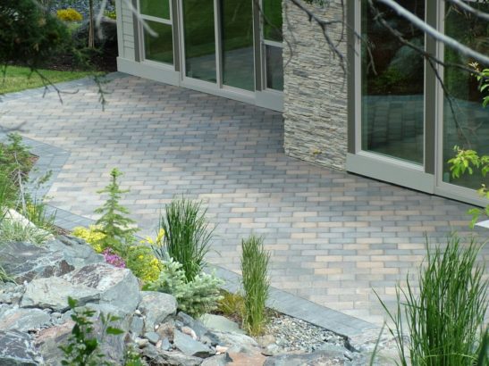 How to Choose the Right Paver Color | DIY