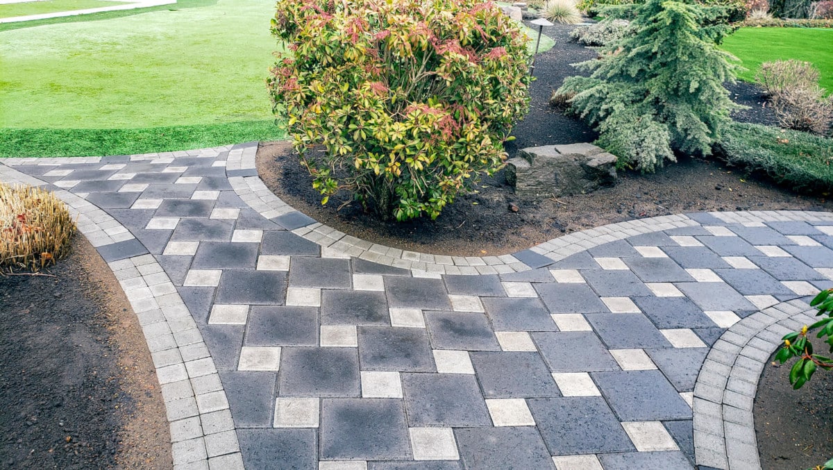 How to Design a Border For Pavers at Home | DIY
