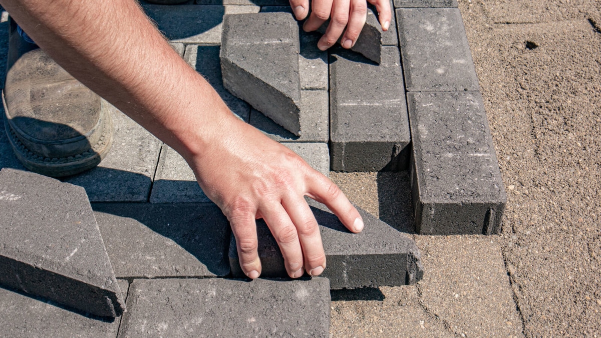 How to Miter a Corner and Edge | Western Interlock | DIY