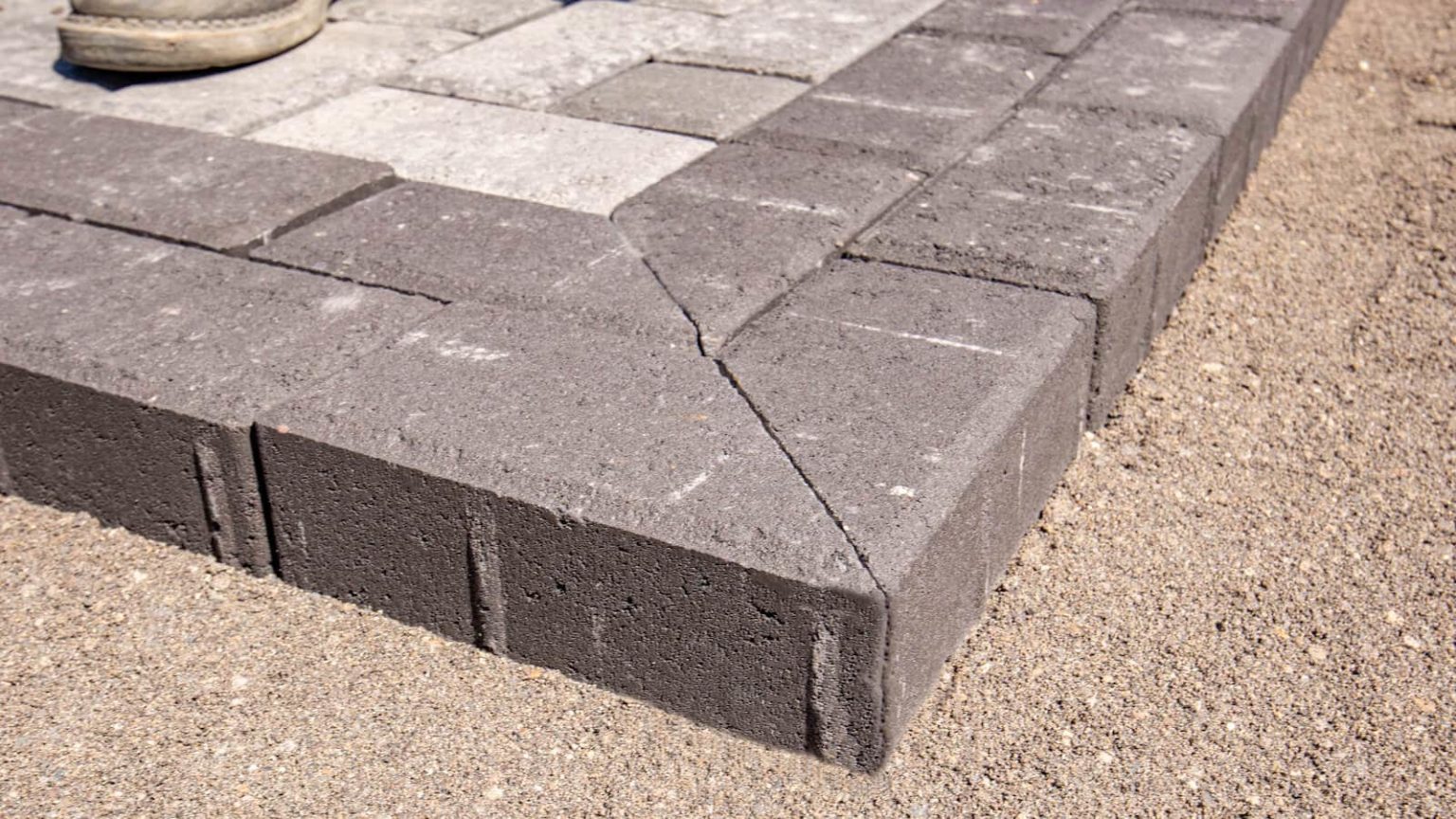 How to Miter a Corner and Edge | Western Interlock | DIY