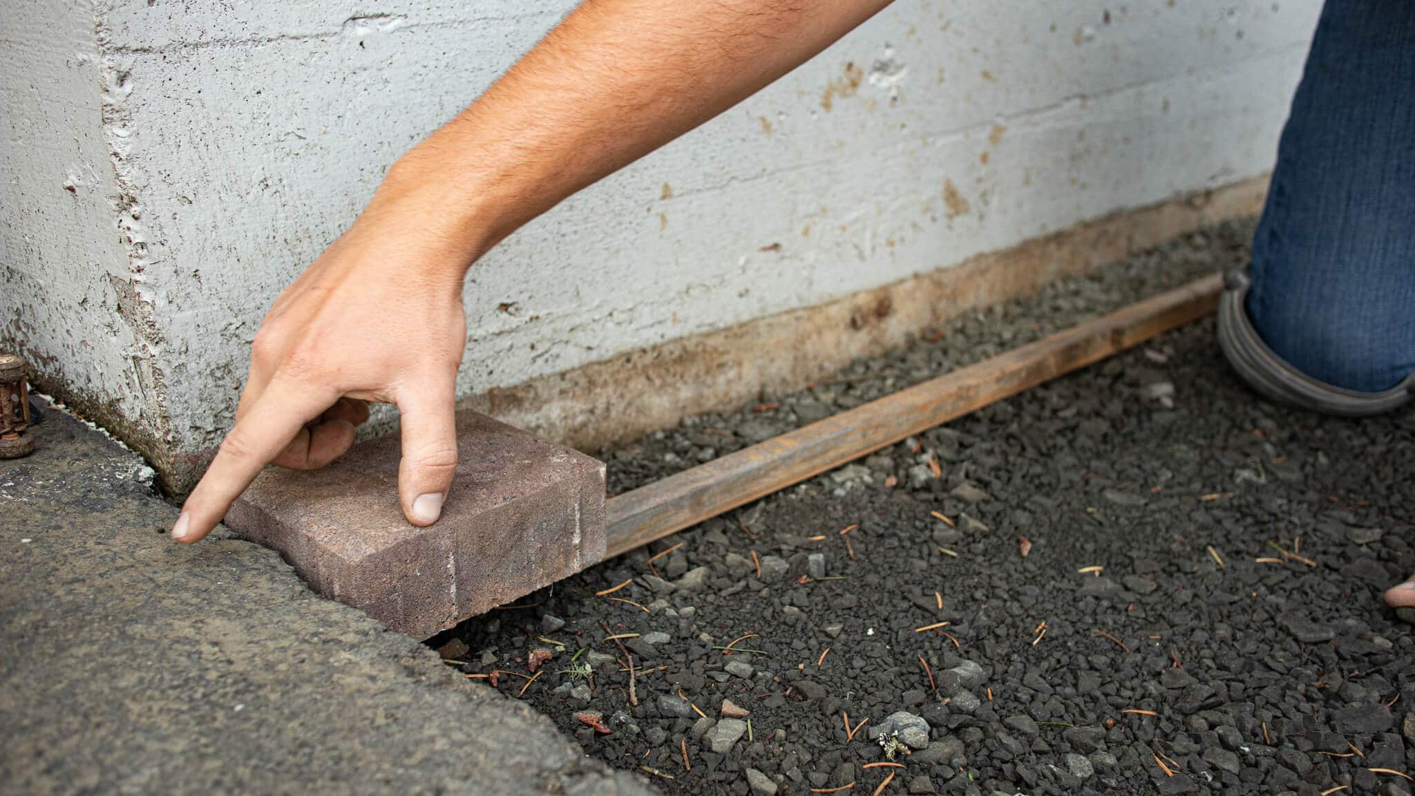 How to Lay a Curved Paver Walkway at Home | DIY