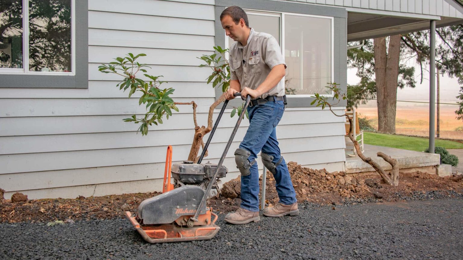 How to Lay a Curved Paver Walkway at Home | DIY