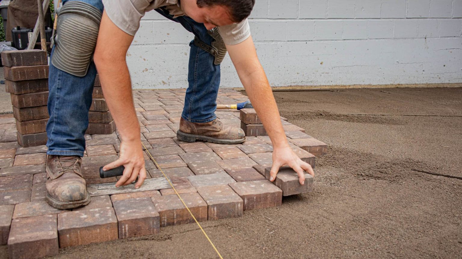 How to Lay a Curved Paver Walkway at Home | DIY