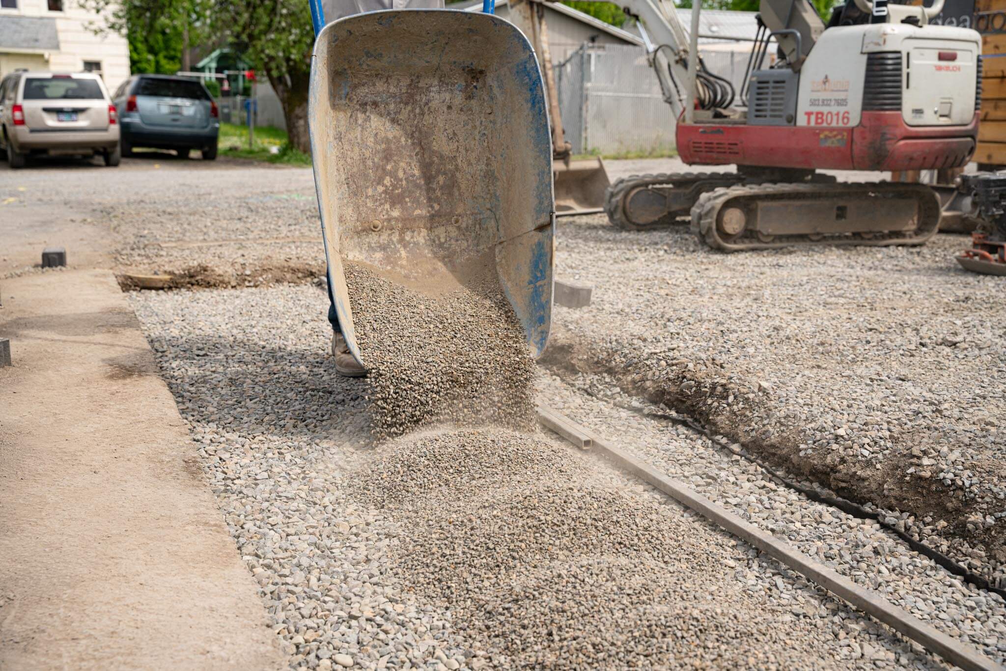 8 Must-Have DIY Hardscaping Tools for Any Paver Project | DIY