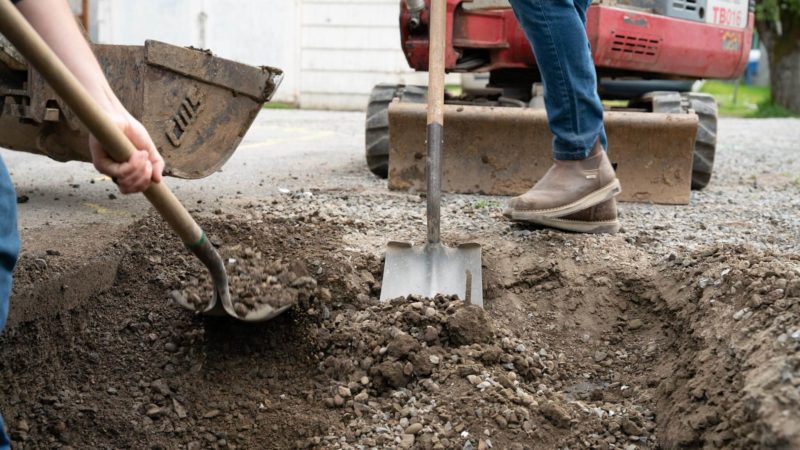 8 Must-Have DIY Hardscaping Tools for Any Paver Project | DIY