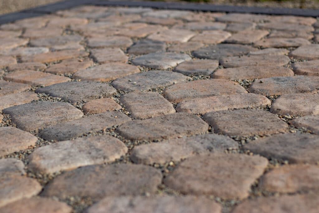Roma Stone | Western Interlock