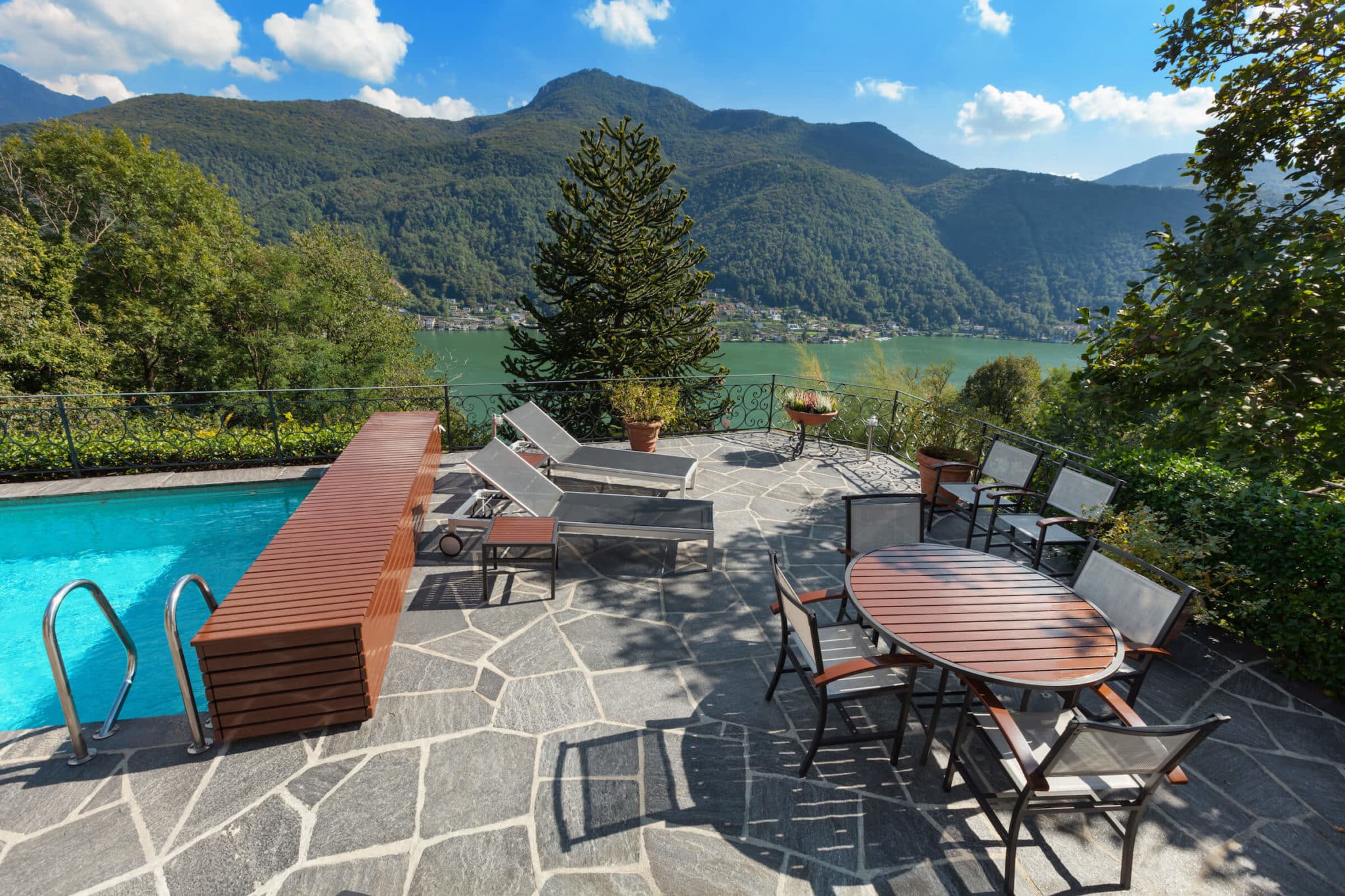 Bluestone vs. Pavers: What’s the Hardscape Difference? | DIY