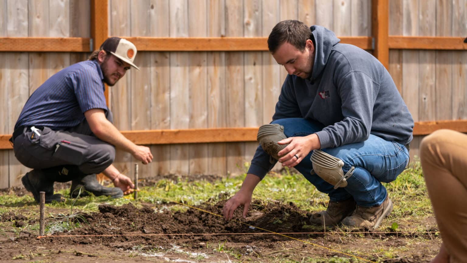 How to Establish Finish Grade for Pavers | DIY