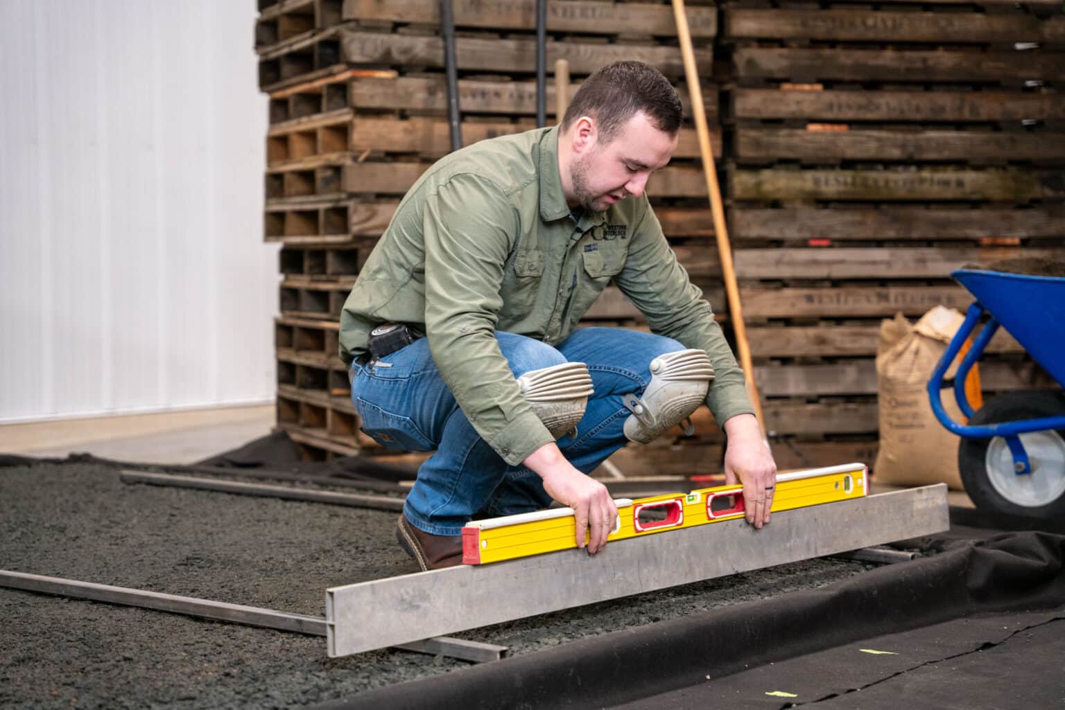 How to Screed Sand for Pavers: Pro Tips, Tools & Methods | DIY