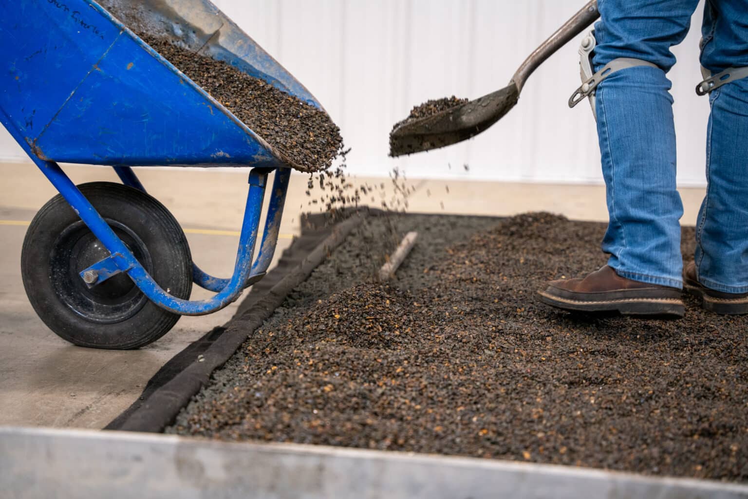 How to Screed Sand for Pavers: Pro Tips, Tools & Methods | DIY