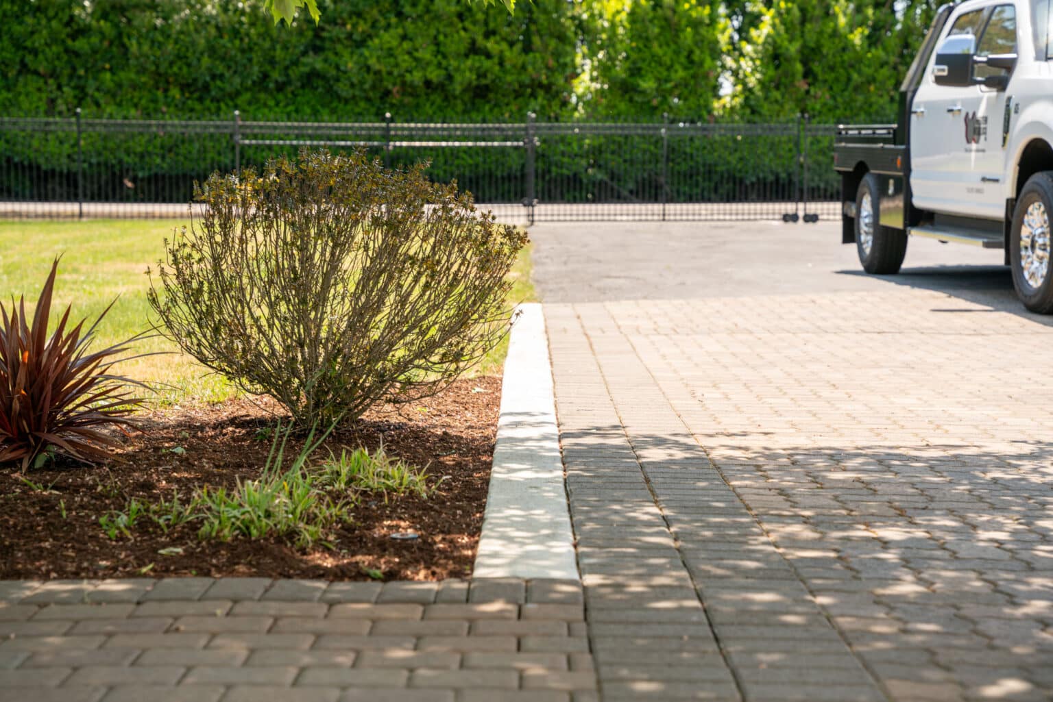 When to Install Concrete Curb for Pavers Installation at Home | DIY