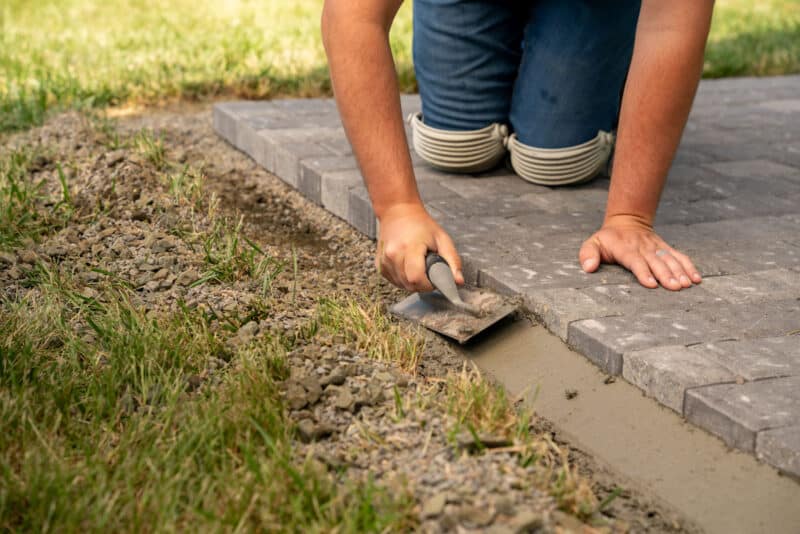 Paver Edging: The 5 Best Ways to Keep Your Pavers in Place | DIY