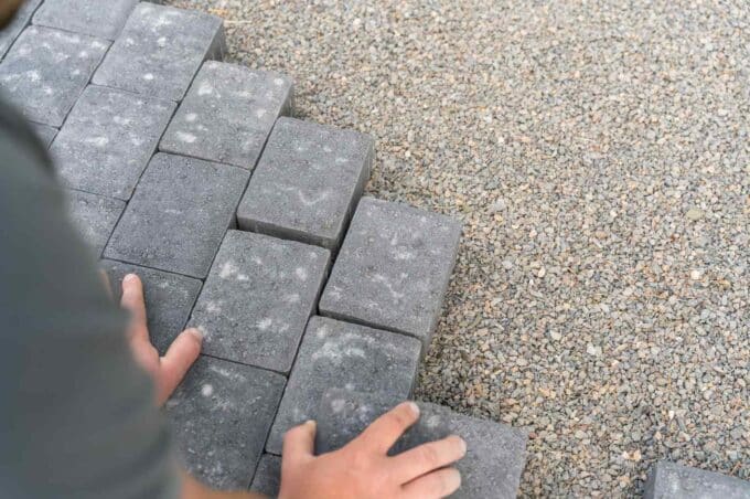 Ensuring Straight Lines in Paver Projects Without String Lines | DIY