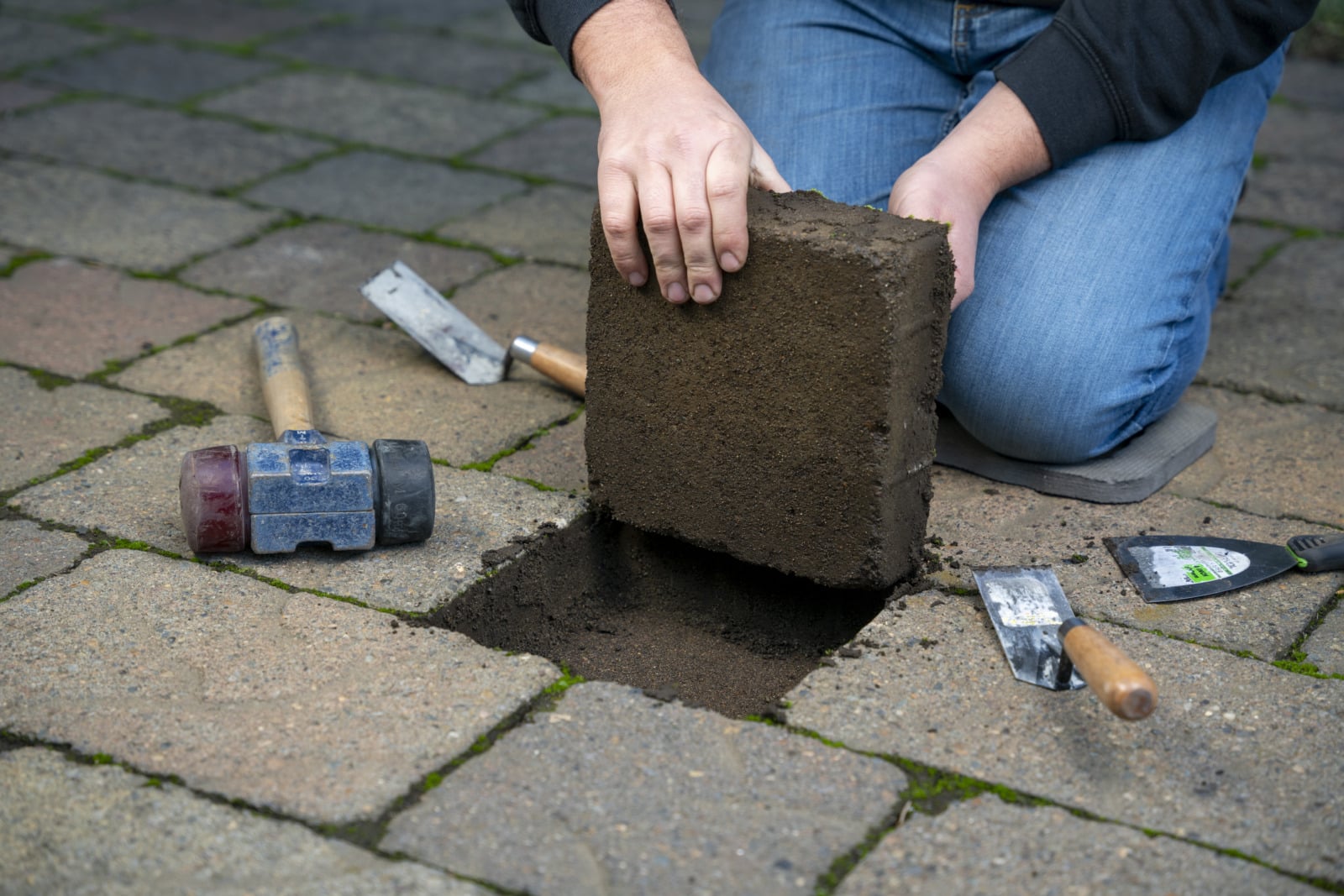 How To Remove Paver Stone Without Damage (4 Ways) | DIY
