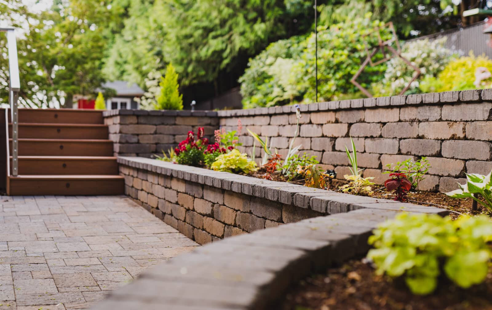 What Blocks Are Best for a Retaining Wall? | DIY