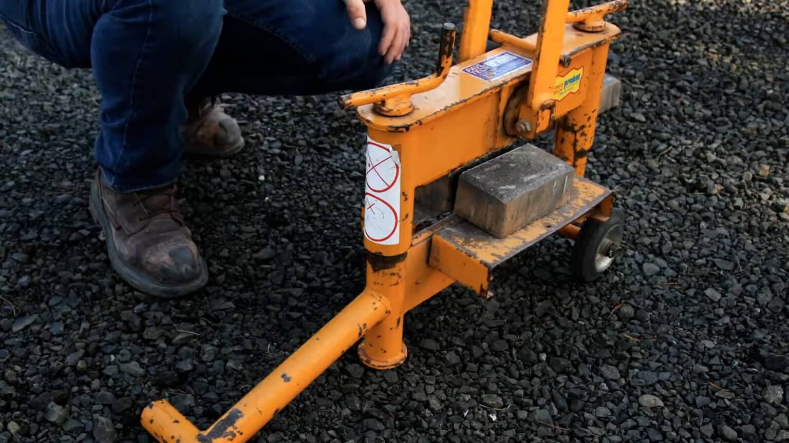 How to Cut Retaining Wall Blocks: Learn the Best Tactics | DIY